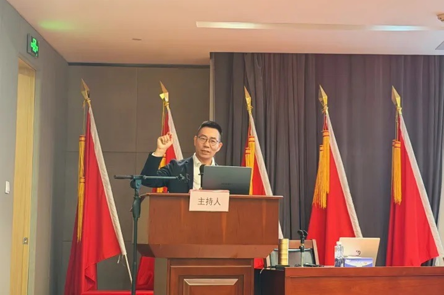 桑弘华老师12月25日给深圳某建设发展集团讲授《园区运营管理和招商技巧》课程圆满结束